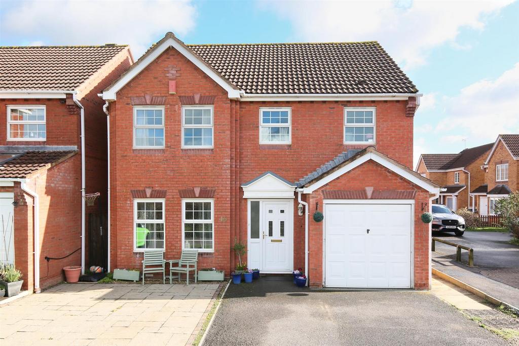 Cornbrash Rise, Paxcroft Mead 4 bed detached house for sale - £375,000