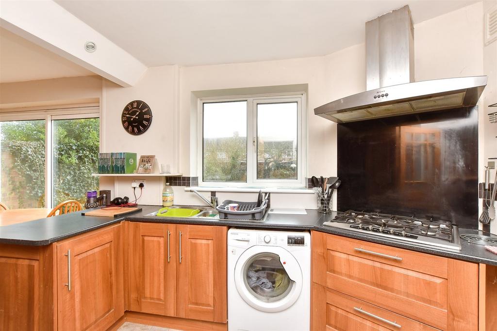 Crossways Close, Crawley RH10 2 bed end of terrace house - £214,500