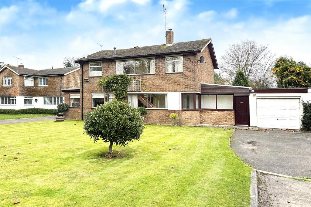 Weavers Ring, Angmering, West Sussex 3 bed detached house - £600,000