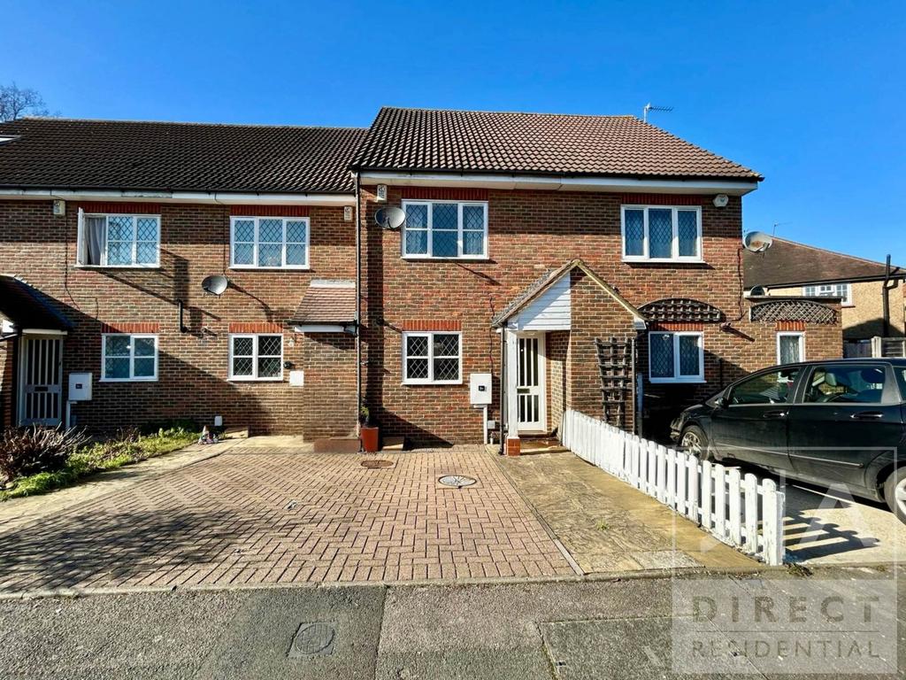 Hawthorne Place, Epsom KT17 3 bed terraced house - £2,000 pcm (£462 pw)