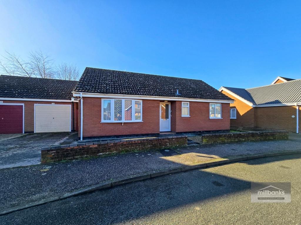 Primrose Close, Attleborough... 2 bed detached bungalow - £270,000