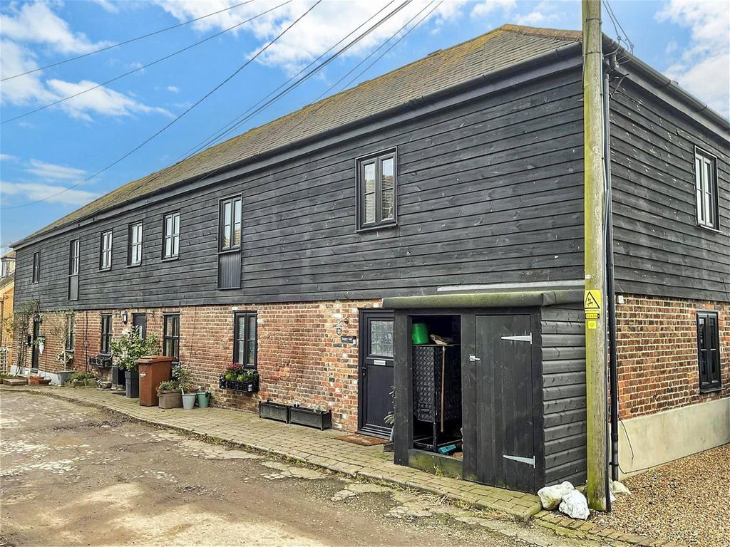 Spendiff, Cooling, Rochester, Kent 4 bed semi-detached house - £550,000