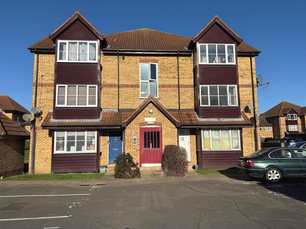 Frobisher Road, Erith DA8 Studio for sale - £145,000