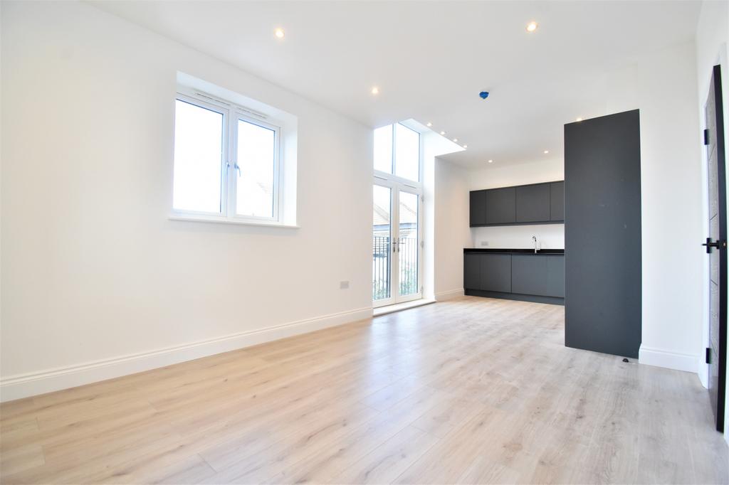 Lodge Lane, London, N12 1 bed flat - £1,650 pcm (£381 pw)