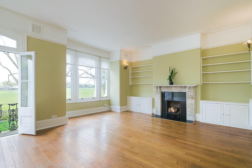 Rocks Lane 2 bed flat - £2,350 pcm (£542 pw)