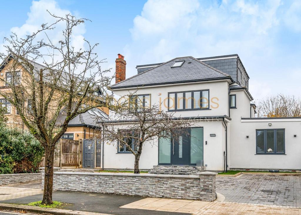 Millway, London, NW7 6 bed detached house - £2,250,000