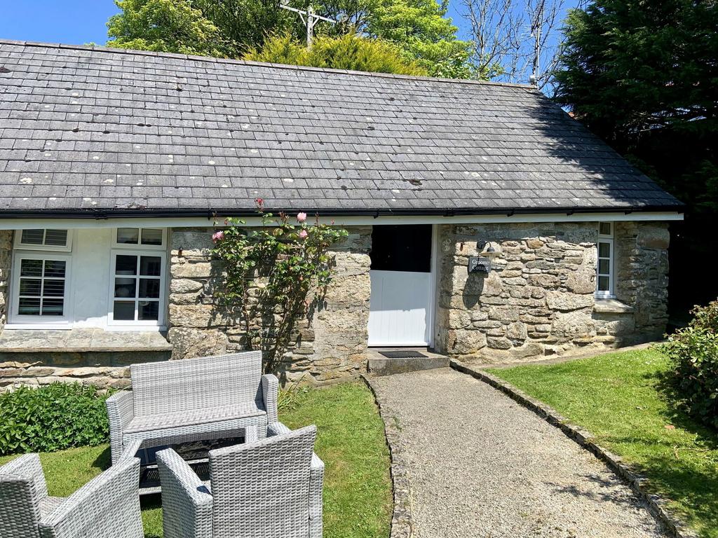 Trethin, Advent PL32 2 bed semi-detached bungalow - £215,000