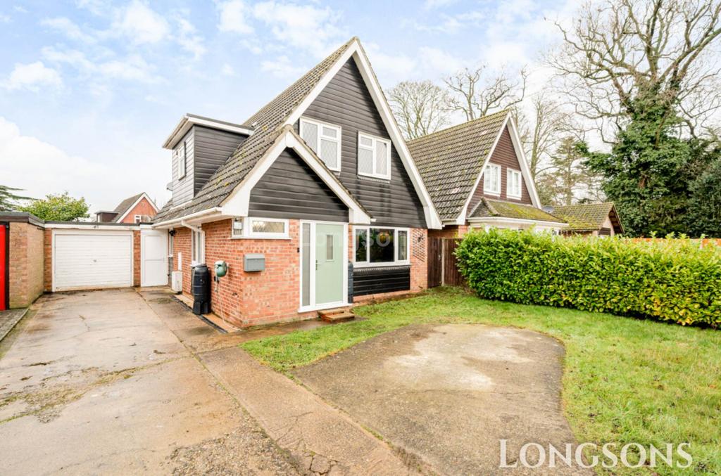 Priory Road, Watton 3 bed detached house for sale - £300,000