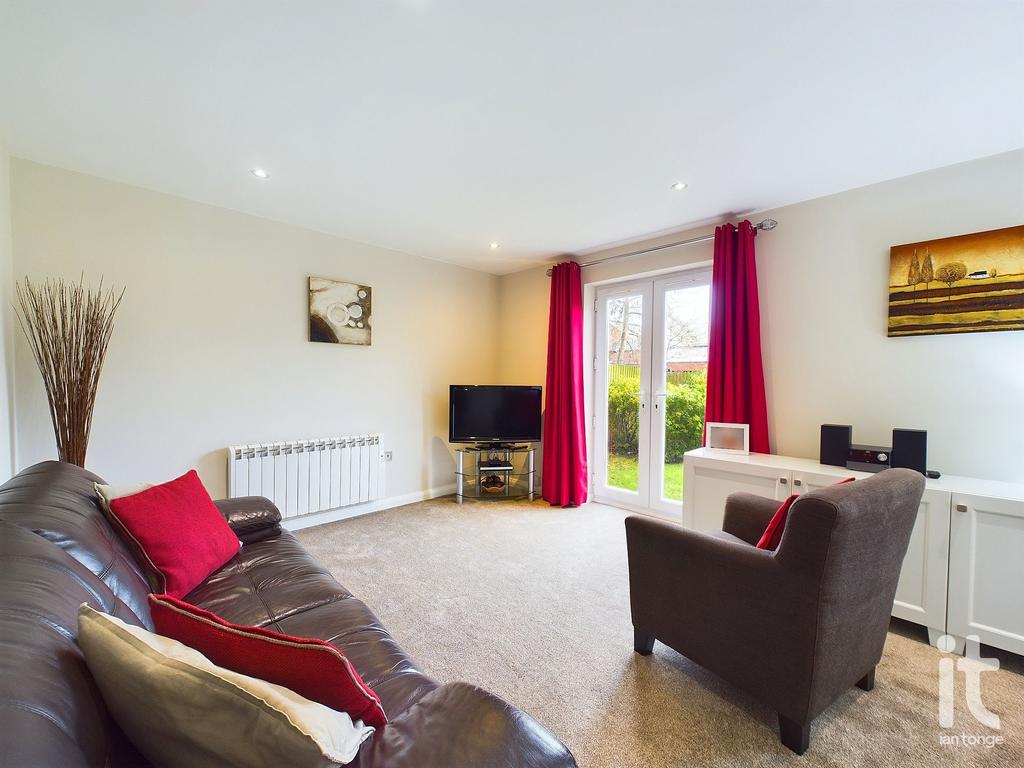 Flat 5 Lyme Court, Vine Street... 2 bed ground floor flat - £169,995