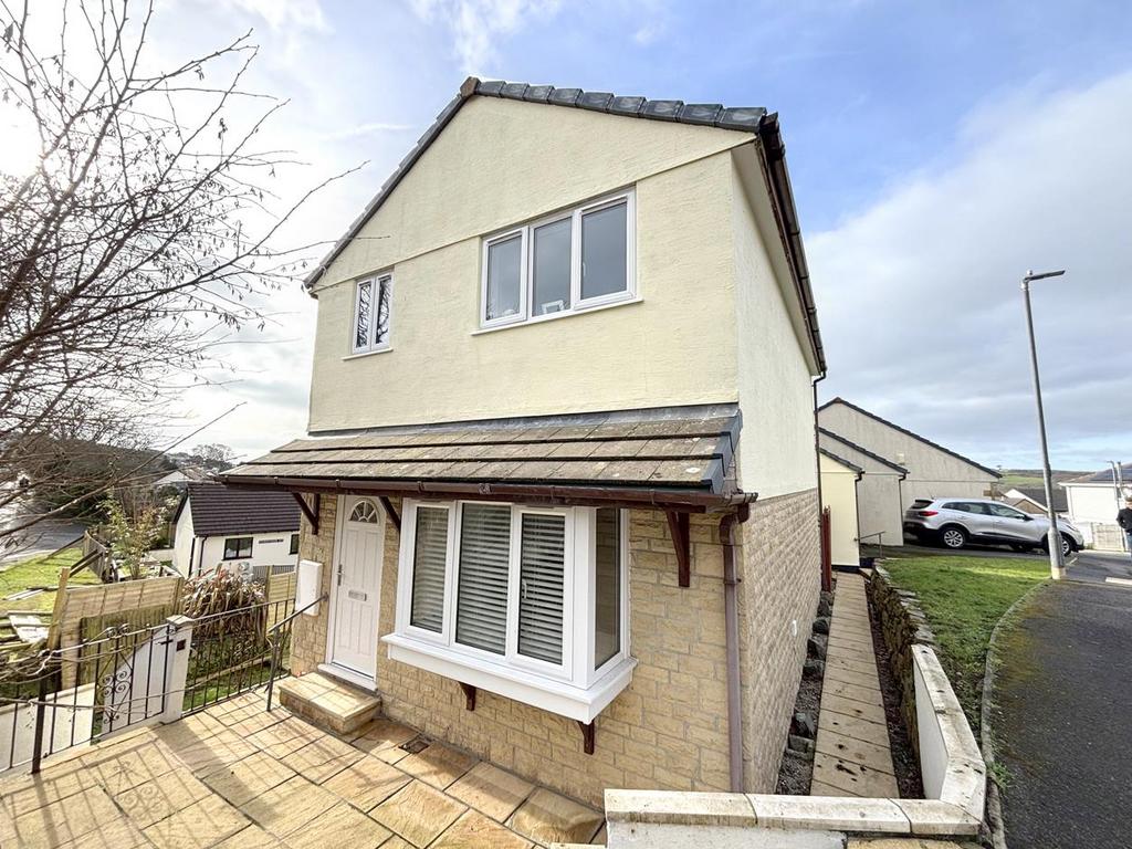 Gweal Wartha, Helston TR13 3 bed detached house for sale - £299,950