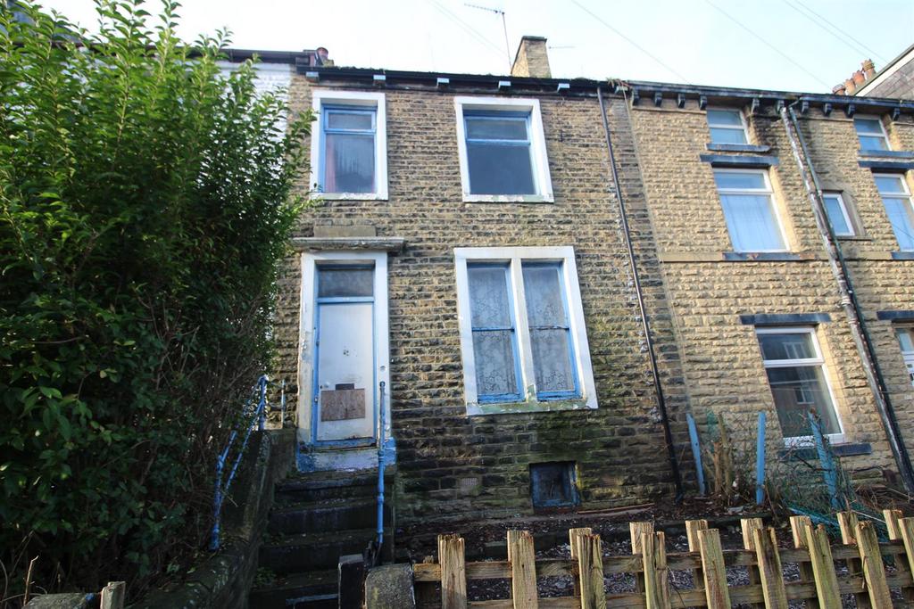 Sydenham Place, Bradford BD3 4 bed terraced house for sale - £55,000