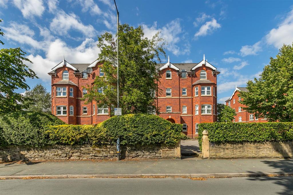 Albany Court, 41 Broad Road 2 bed apartment - £1,050 pcm (£242 pw)