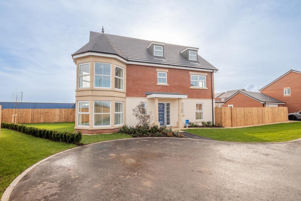 Richmond Point, Lytham St Annes, FY8 5 bed detached house - £699,950