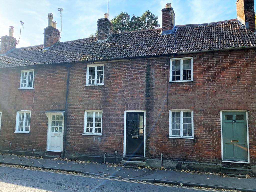 Southgate, Potterne Road, Devizes SN10 2 bed terraced house - £800 pcm ...