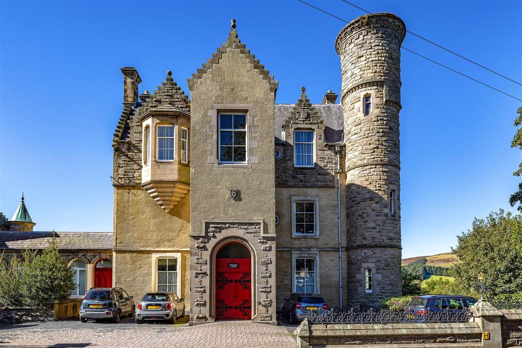 Ettrick Terrace, Selkirk 3 bed penthouse - £215,000