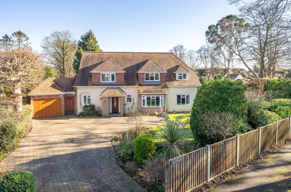 The Drive, Chichester, PO19 4 bed detached house for sale - £995,000