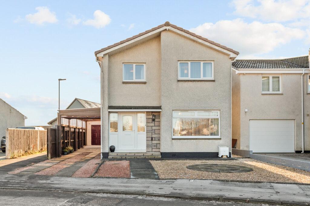 Munro Avenue, Causewayhead, FK9 3 bed detached house - £285,000