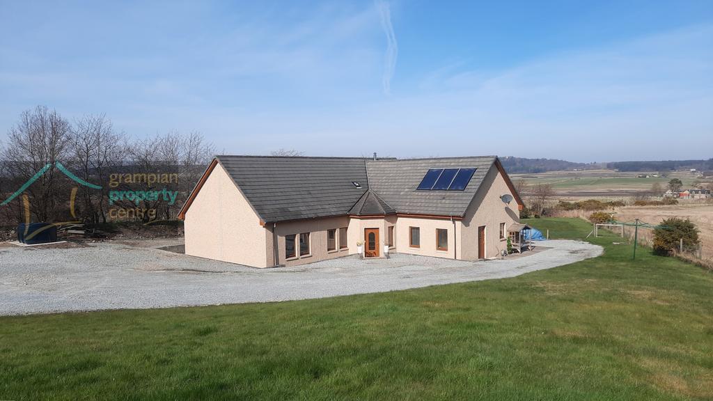 Eildon House, Mosstowie, Elgin, IV30 8XE 4 bed detached bungalow - £390,000