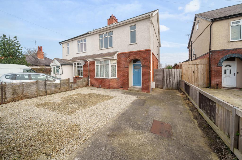 Alstone Lane, Cheltenham... 3 bed semi-detached house - £325,000