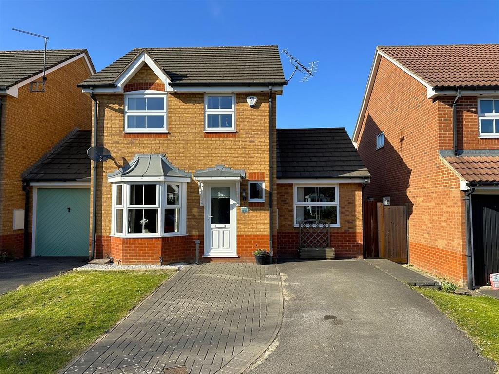 Kempton Park Court, Chippenham 3 bed detached house for sale - £350,000