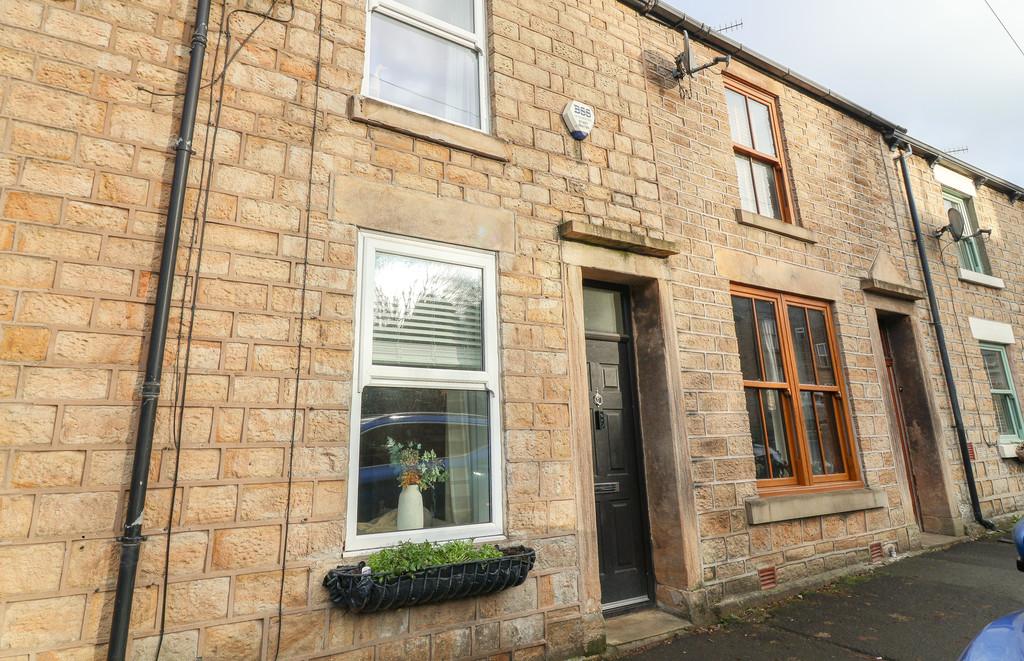 Woolley Bridge Road, Glossop SK13 2 bed terraced house - £239,950