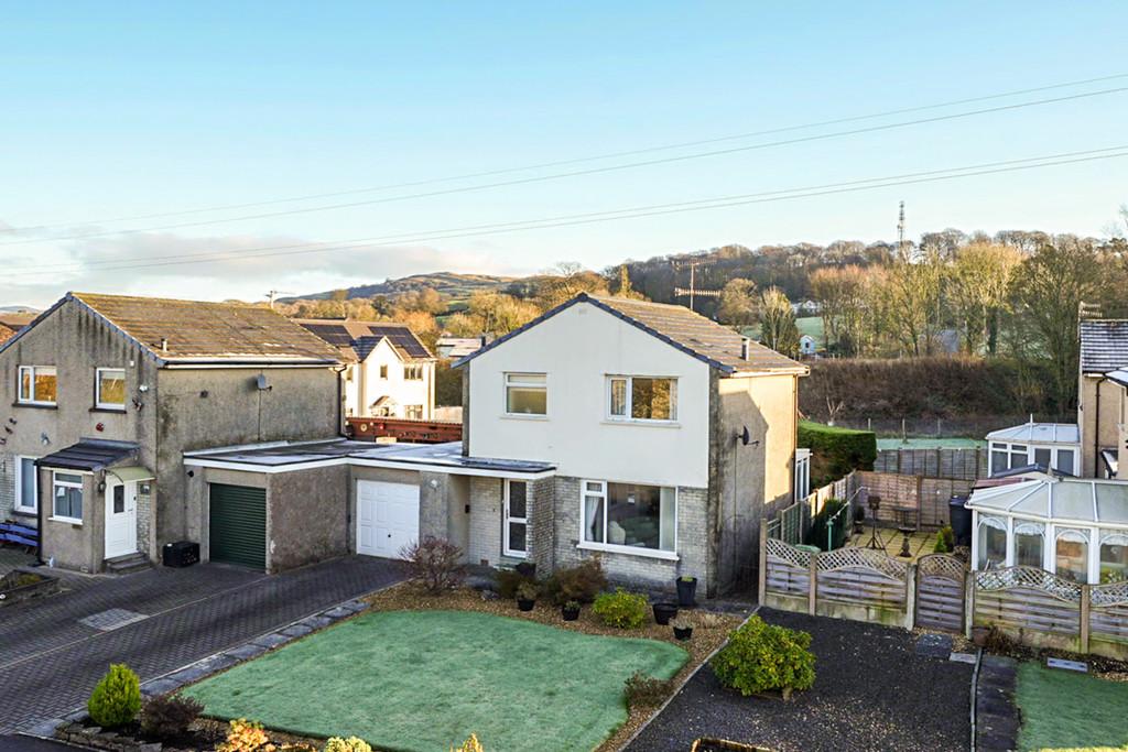 3 Valley Drive, Kendal, Cumbria, LA9 7AQ 3 bed link detached house for ...