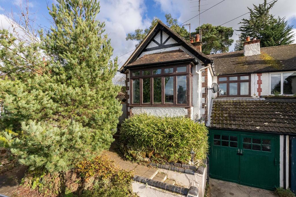 Deepdene Gardens, Dorking 3 bed semi-detached house for sale - £660,000