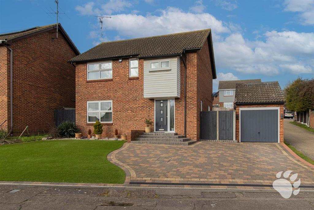 Fieldway, Basildon SS13 4 bed detached house - £550,000