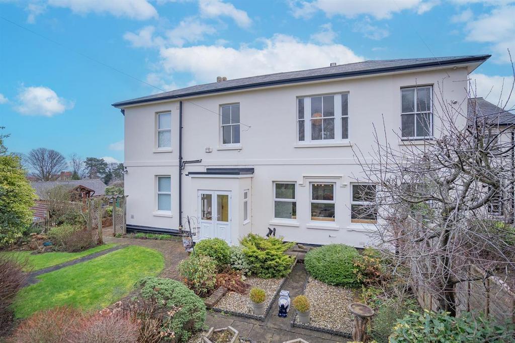Moorlands Road, Malvern, WR14 2UA 3 bed semi-detached house for sale ...