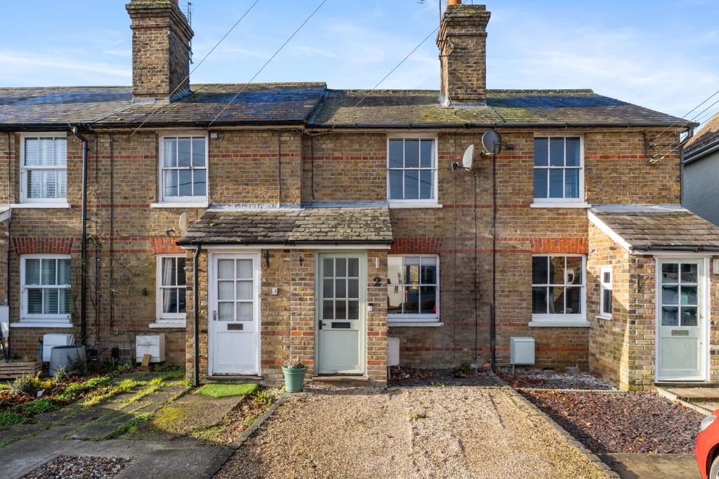 Chelmsford Road, Dunmow CM6 2 bed terraced house for sale - £360,000