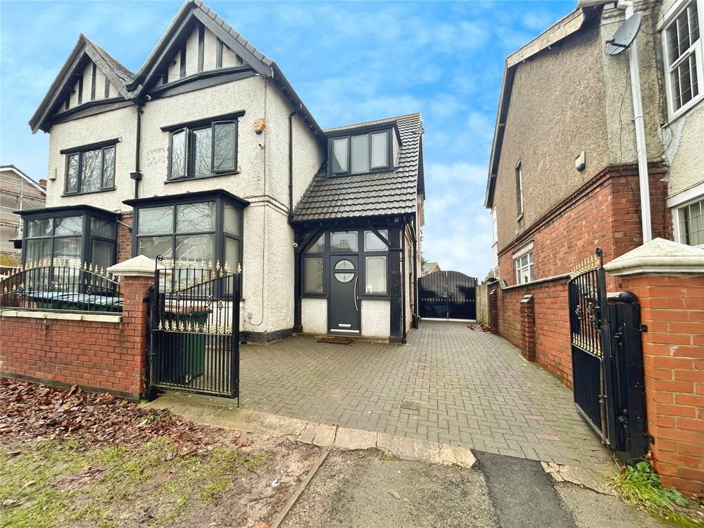 Lythalls Lane, West Midlands CV6 5 bed semi-detached house - £475,000