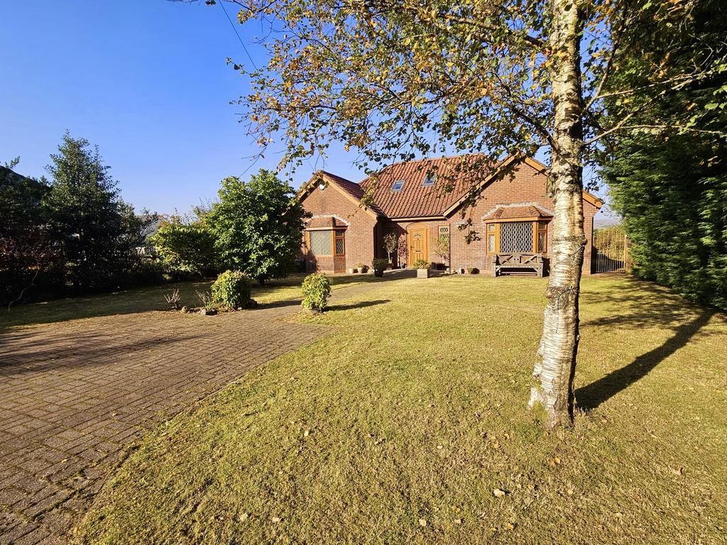 Swansea Road, Merthyr Tydfil CF48 4 bed detached bungalow for sale - £ ...