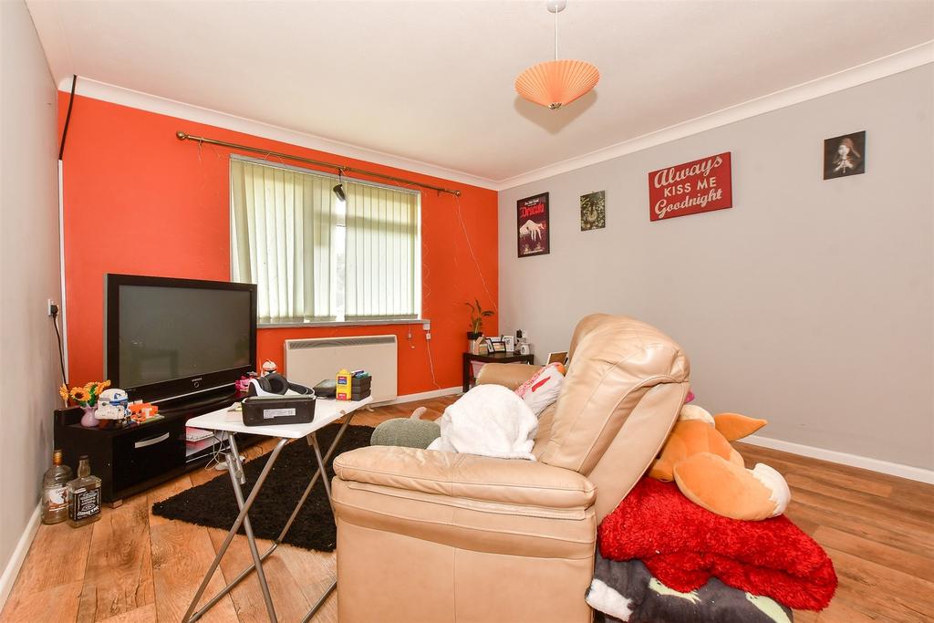 Spring Hill Court, Ventnor PO38 1 bed flat - £82,500