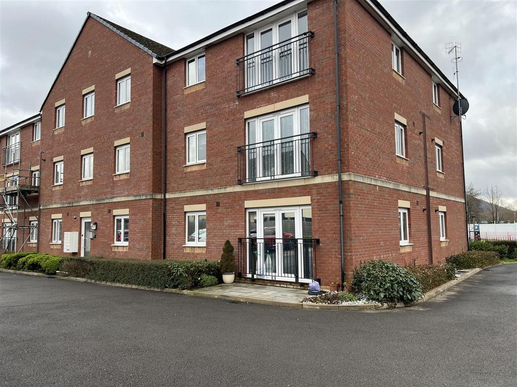 Cae Alaw Goch, Aberdare CF44 1 bed flat - £84,995