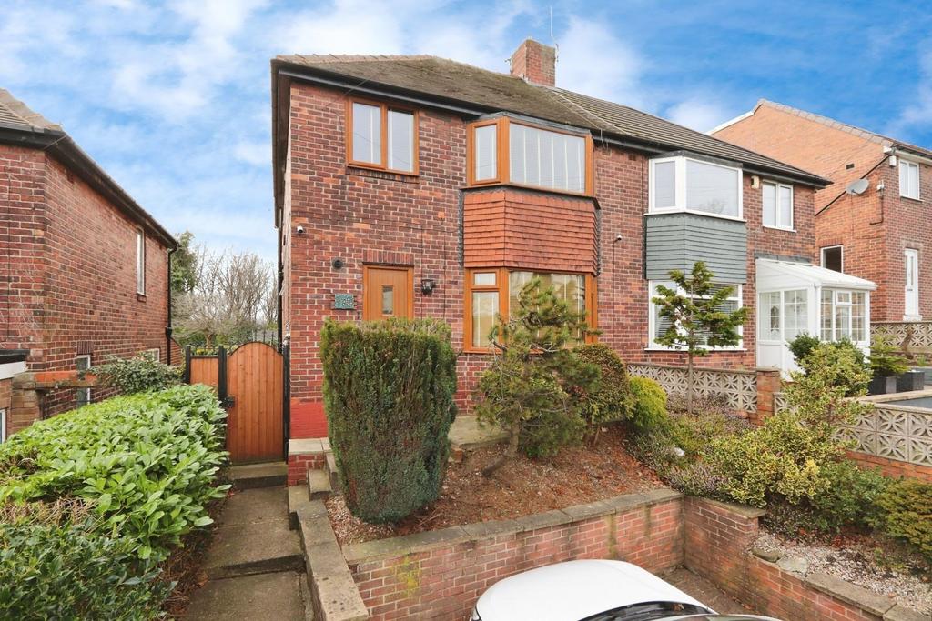 Moonshine Lane, Sheffield 4 bed semi-detached house - £230,000
