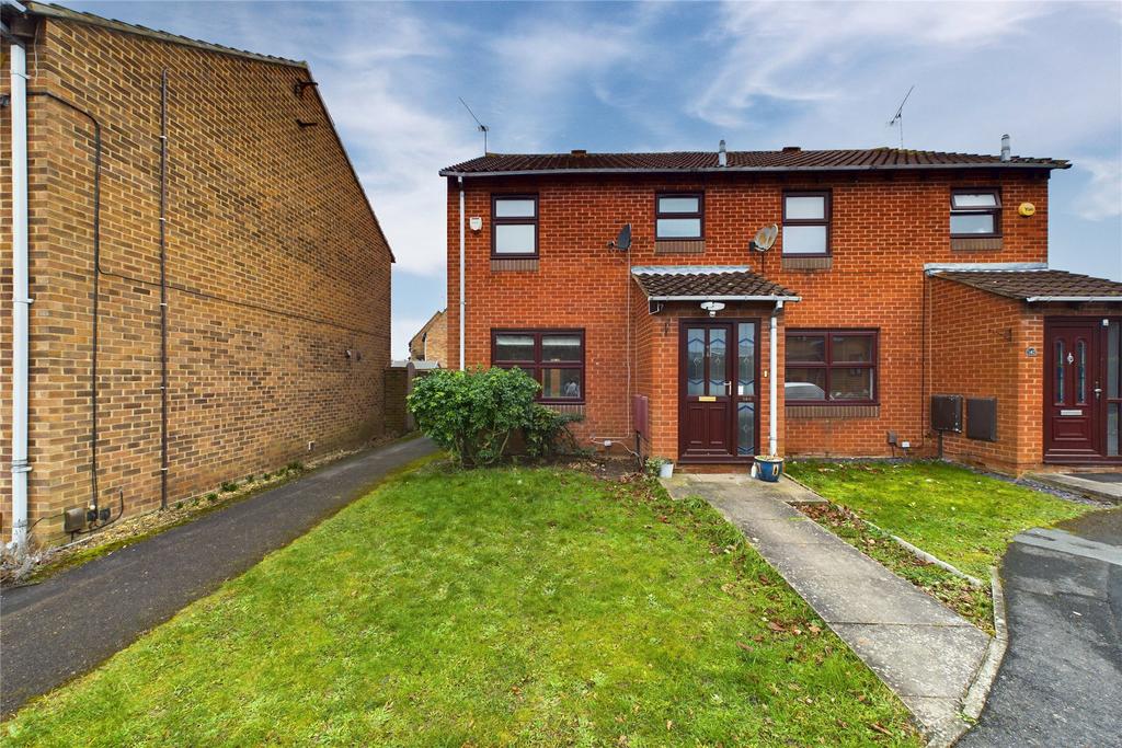 Chilcombe Way, Lower Earley, Reading... 3 bed semi-detached house for ...
