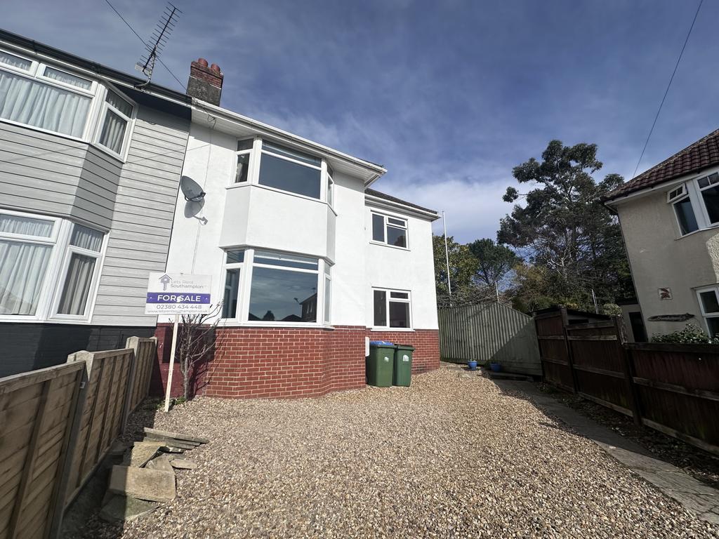 Woolston, Southampton, Hampshire, SO19 4 bed semi-detached house for ...