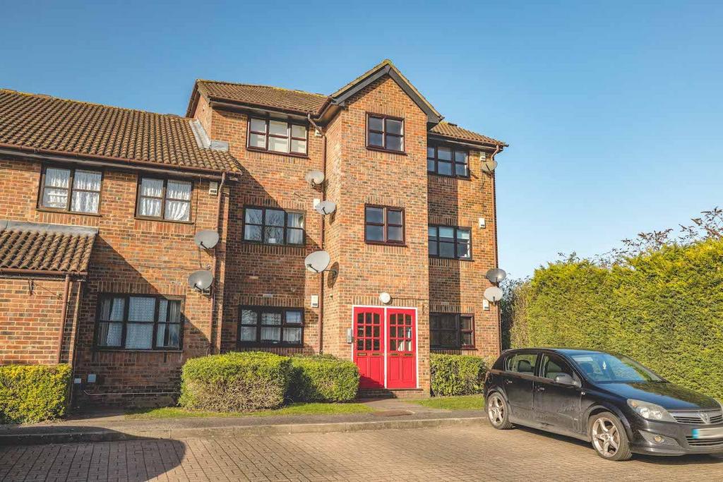 Troutbeck Close, Slough SL2 1 bed apartment - £185,000