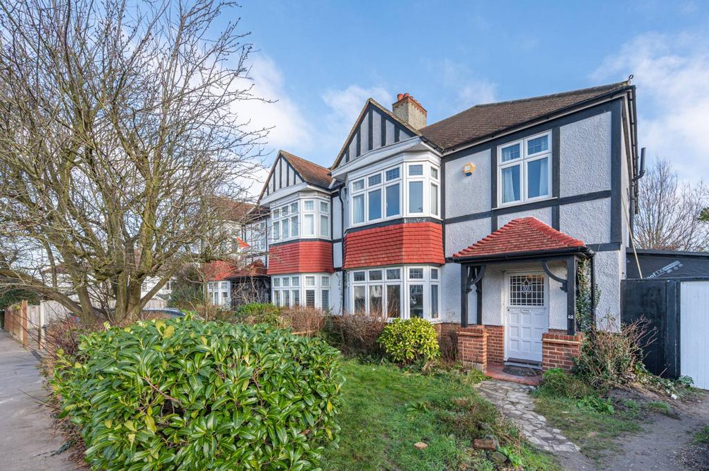 Birch Tree Way, Croydon, CR0 4 bed semi-detached house - £4,000 pcm (£ ...