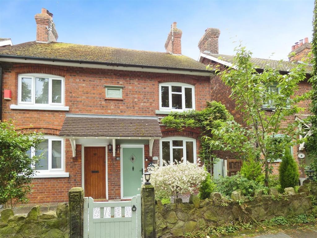 Hassall Road, Sandbach 2 bed semi-detached house - £280,000