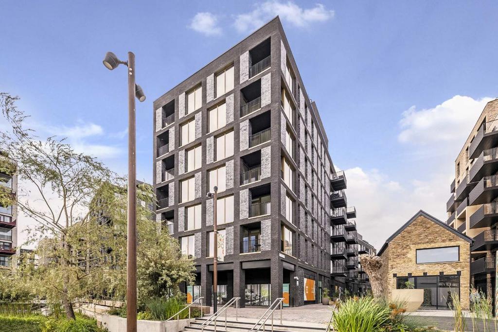 West Bradbury Yard, Brentford TW8 1 bed flat - £1,998 pcm (£461 pw)