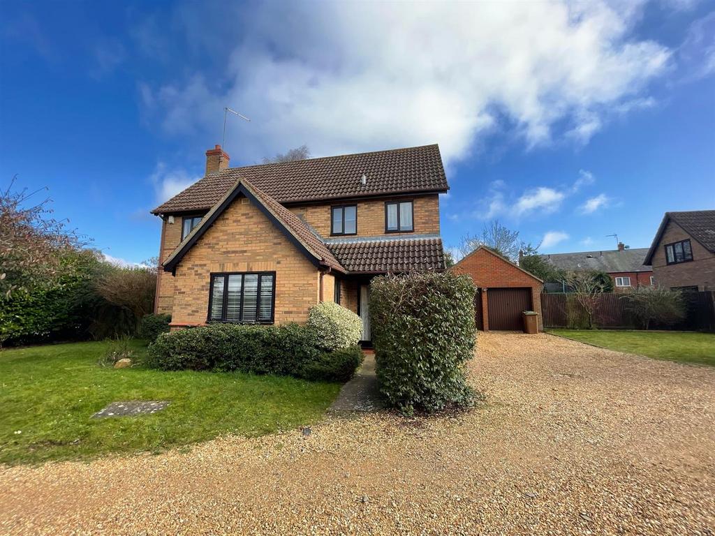 The Croft, Brixworth NN6 4 bed detached house - £1,550 pcm (£358 pw)