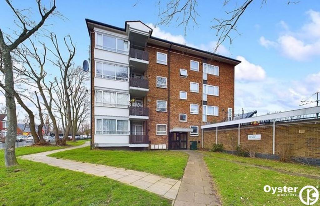 Bowes Road, London, N11 3 bed flat for sale - £350,000