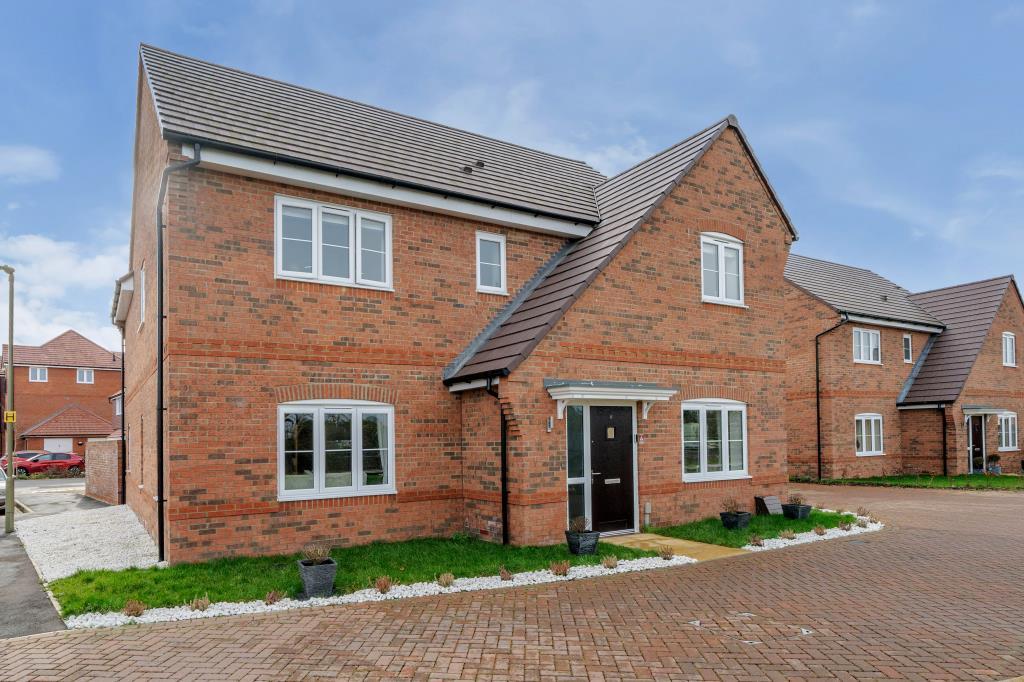 Didcot, Oxfordshire, OX11 5 bed detached house to rent - £3,500 pcm (£ ...