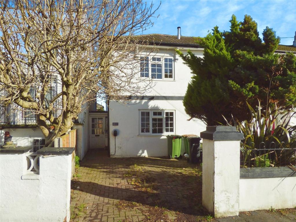 Victoria Road, Netley Abbey, Southampton 2 bed semi-detached house for ...