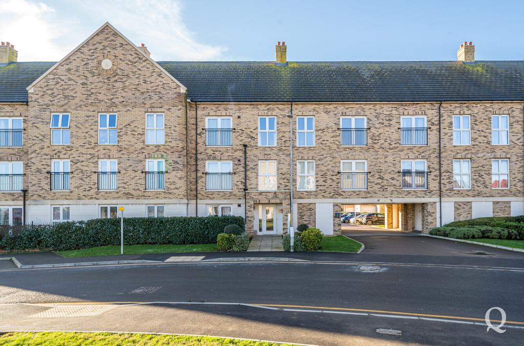 Hedley House, Seddingbourne Way... 2 bed apartment for sale - £225,000