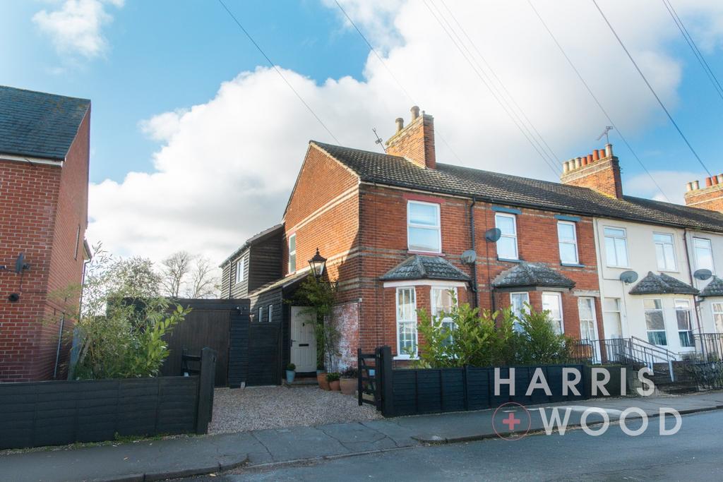 Manor Road, Harwich, Essex, CO12 3 bed end of terrace house - £250,000
