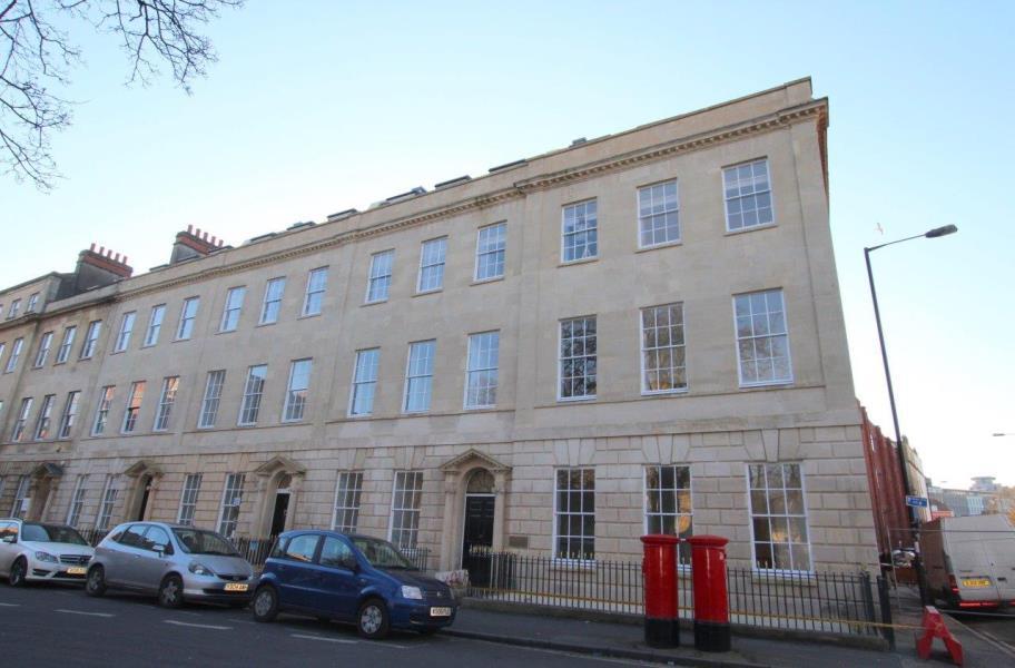Portland Square, Bristol BS2 2 bed flat - £1,450 pcm (£335 pw)