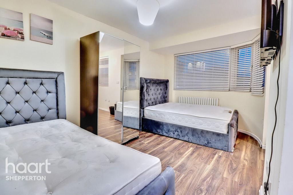 Mogden Lane, ISLEWORTH 1 bed in a house share - £999 pcm (£231 pw)
