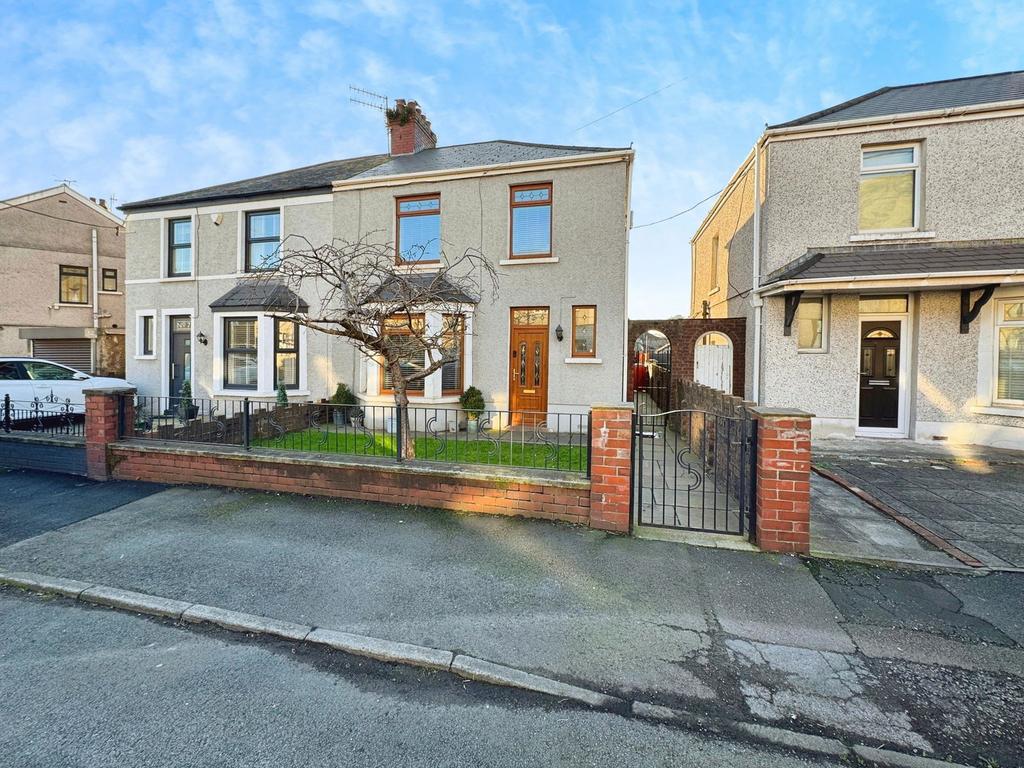 Wern Road, Port Talbot SA13 3 bed semi-detached house - £150,000